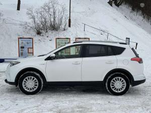 White Toyota RAV4 2018 in Kaunas, with an engine capacity of 2.49 L and mileage of 187 thousand km for 16950 €, photo 9 on AUTOMOTO.COM.LV