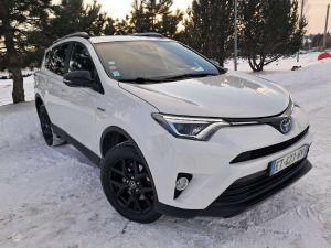 Balts Toyota RAV4 2018 Panevēža, ar dzinēja tilpumu 2.49 L un nobraukumu 105 tūkst. km par 16900 €, foto 2 vietnē AUTOMOTO.COM.LV