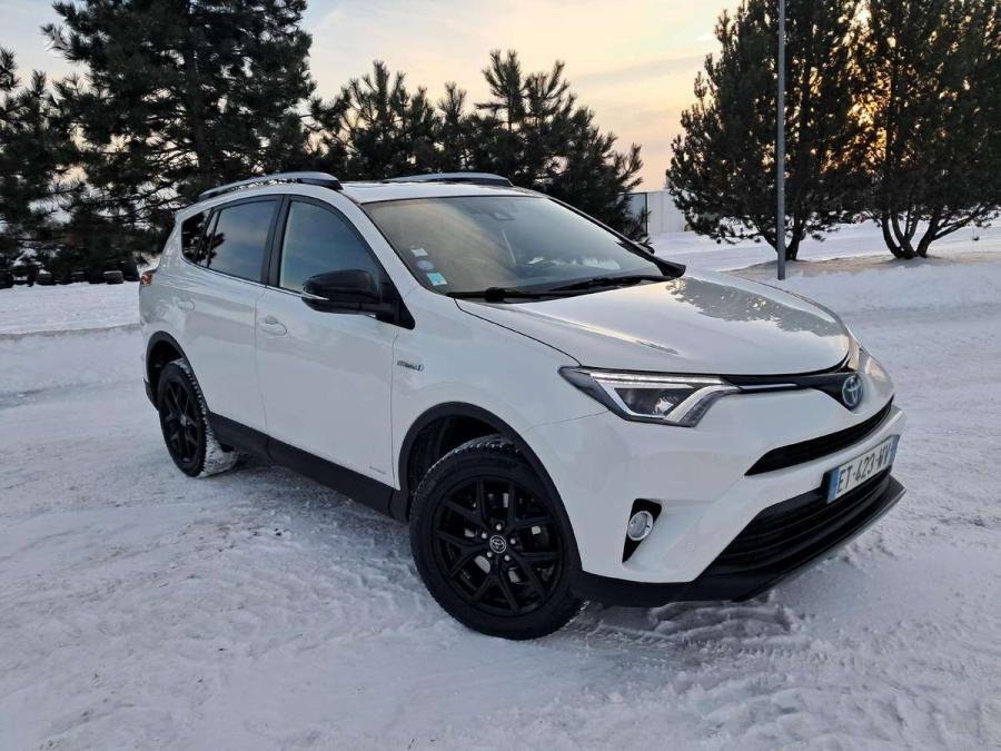 Balts Toyota RAV4 2018 Panevēža, ar dzinēja tilpumu 2.49 L un nobraukumu 105 tūkst. km par 16900 €, foto 5 vietnē AUTOMOTO.COM.LV
