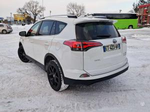 Balts Toyota RAV4 2018 Panevēža, ar dzinēja tilpumu 2.49 L un nobraukumu 105 tūkst. km par 16900 €, foto 7 vietnē AUTOMOTO.COM.LV
