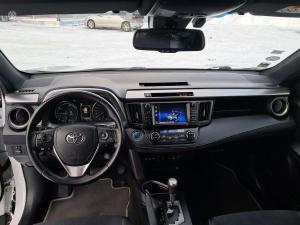 Balts Toyota RAV4 2018 Panevēža, ar dzinēja tilpumu 2.49 L un nobraukumu 105 tūkst. km par 16900 €, foto 10 vietnē AUTOMOTO.COM.LV