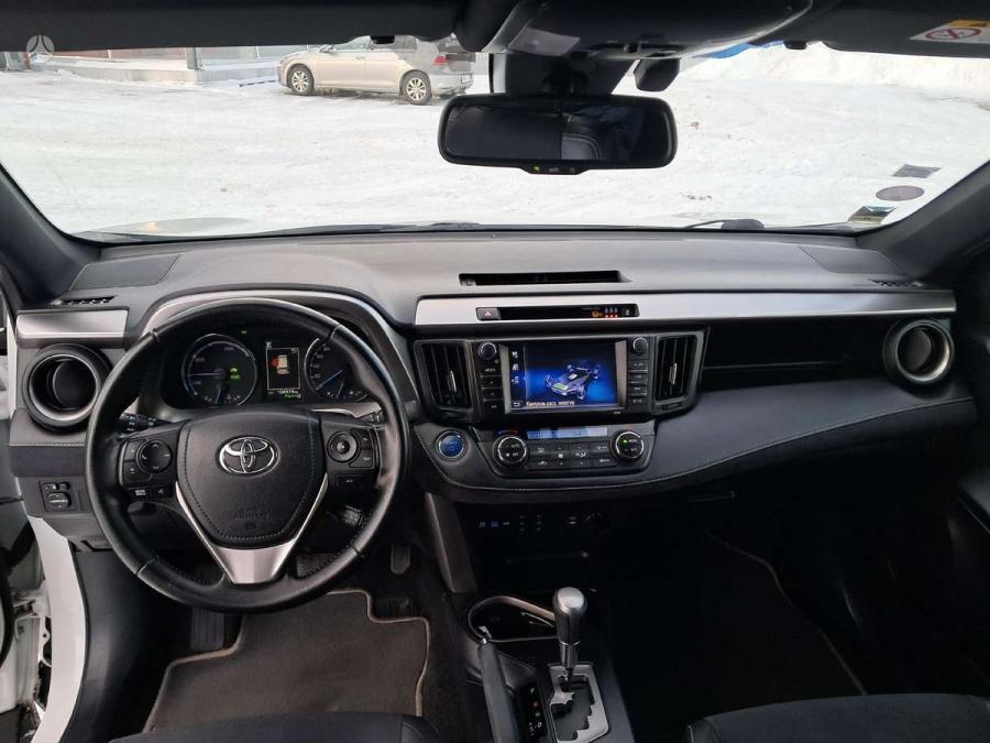 Balts Toyota RAV4 2018 Panevēža, ar dzinēja tilpumu 2.49 L un nobraukumu 105 tūkst. km par 16900 €, foto 10 vietnē AUTOMOTO.COM.LV