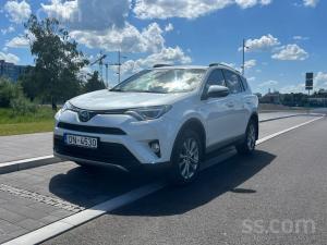 Белый Тойота РАВ 4 2018 в Рига, объемом двигателя 2.50 л и пробегом 138 тыс. км за 18300 €, фото  на AUTOMOTO.COM.LV