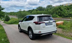 White Toyota RAV4 2018 in Kaunas, with an engine capacity of 2.49 L and mileage of 249 thousand km for 13900 €, photo  on AUTOMOTO.COM.LV