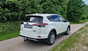 Balts Toyota RAV4 2018 Kauņa, ar dzinēja tilpumu 2.49 L un nobraukumu 249 tūkst. km par 13900 €, foto 3 vietnē AUTOMOTO.COM.LV