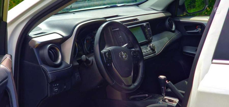 Balts Toyota RAV4 2018 Kauņa, ar dzinēja tilpumu 2.49 L un nobraukumu 249 tūkst. km par 13900 €, foto 7 vietnē AUTOMOTO.COM.LV