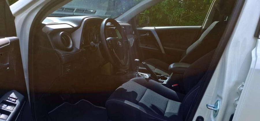 Balts Toyota RAV4 2018 Kauņa, ar dzinēja tilpumu 2.49 L un nobraukumu 249 tūkst. km par 13900 €, foto 8 vietnē AUTOMOTO.COM.LV