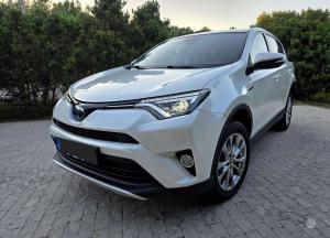 White Toyota RAV4 2018 in Utena, with an engine capacity of 2.49 L and mileage of 106 thousand km for 17200 €, photo  on AUTOMOTO.COM.LV