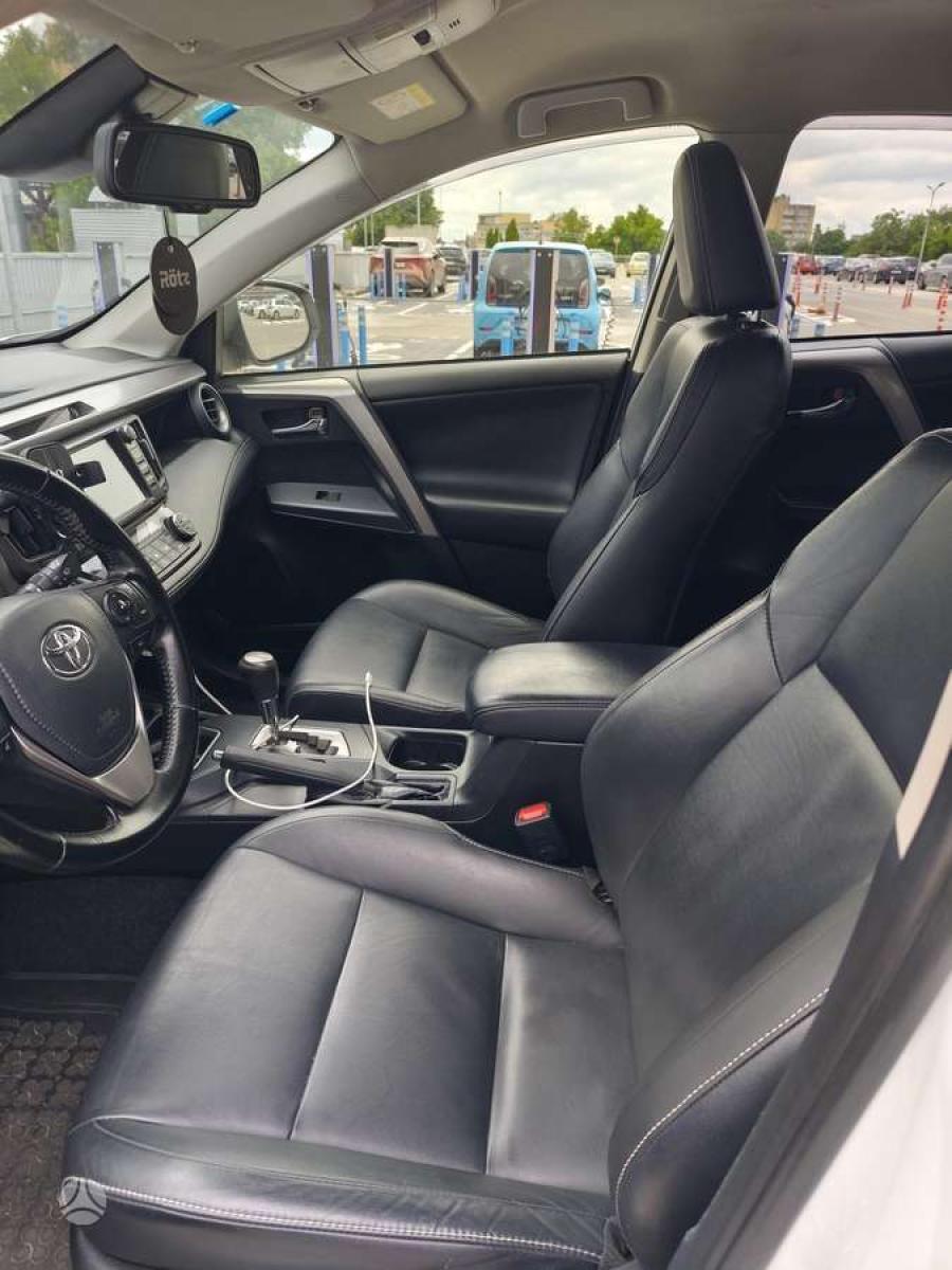 Balts Toyota RAV4 2018 Viļņa, ar dzinēja tilpumu 2.49 L un nobraukumu 338 tūkst. km par 12399 €, foto 8 vietnē AUTOMOTO.COM.LV