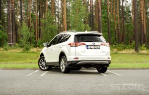 Balts Toyota RAV4 2018 Rīga, ar dzinēja tilpumu 2.50 L un nobraukumu 89 tūkst. km par 23890 €, foto 9 vietnē AUTOMOTO.COM.LV