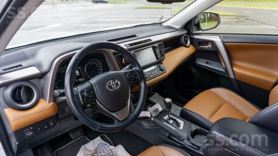 Balts Toyota RAV4 2018 Rīga, ar dzinēja tilpumu 2.50 L un nobraukumu 89 tūkst. km par 23890 €, foto 11 vietnē AUTOMOTO.COM.LV