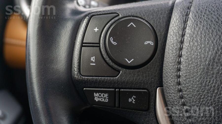Balts Toyota RAV4 2018 Rīga, ar dzinēja tilpumu 2.50 L un nobraukumu 89 tūkst. km par 23890 €, foto 21 vietnē AUTOMOTO.COM.LV