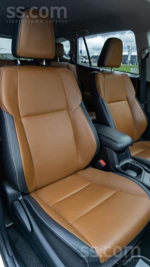 Balts Toyota RAV4 2018 Rīga, ar dzinēja tilpumu 2.50 L un nobraukumu 89 tūkst. km par 23890 €, foto 30 vietnē AUTOMOTO.COM.LV