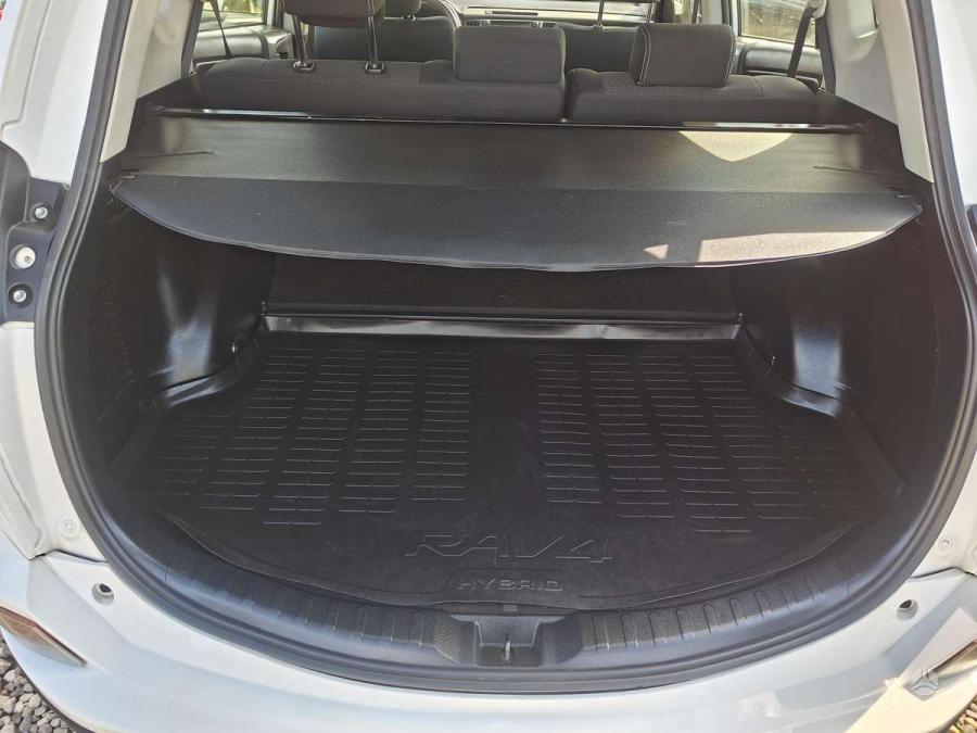 Balts Toyota RAV4 2018 Viļņa, ar dzinēja tilpumu 2.49 L un nobraukumu 256 tūkst. km par 14700 €, foto 18 vietnē AUTOMOTO.COM.LV
