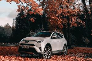Balts Toyota RAV4 2018 Tallina, ar dzinēja tilpumu 2.50 L un nobraukumu 242 tūkst. km par 16500 €, foto  vietnē AUTOMOTO.COM.LV