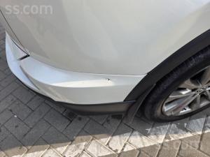 White Toyota RAV4 2018 in Riga, with an engine capacity of 2.50 L and mileage of 86 thousand km for 24900 €, photo 8 on AUTOMOTO.COM.LV