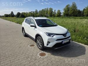 White Toyota RAV4 2018 in Riga, with an engine capacity of 2.50 L and mileage of 86 thousand km for 24900 €, photo 18 on AUTOMOTO.COM.LV