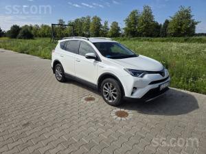 White Toyota RAV4 2018 in Riga, with an engine capacity of 2.50 L and mileage of 86 thousand km for 24900 €, photo 21 on AUTOMOTO.COM.LV