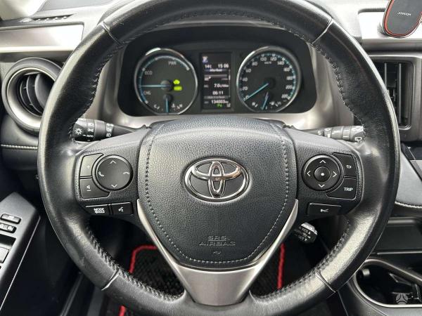 Balts Toyota RAV4 2018 Viļņa, ar dzinēja tilpumu 2.50 L un nobraukumu 134 tūkst. km par 19550 €, foto 6 vietnē AUTOMOTO.COM.LV