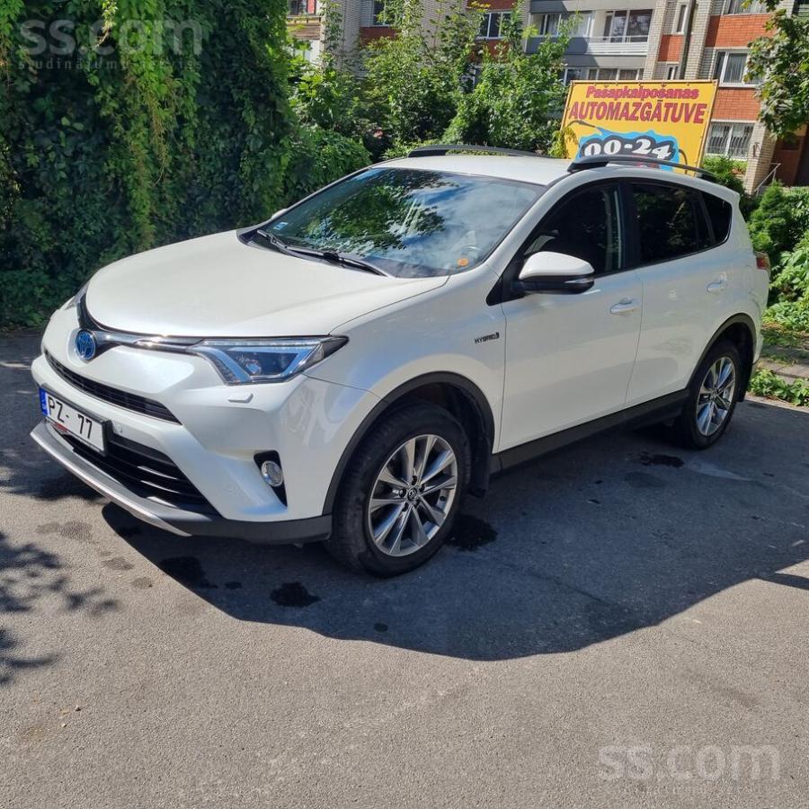 White Toyota RAV4 2018 in Riga, with an engine capacity of 2.50 L and mileage of 75 thousand km for 21000 €, photo 19 on AUTOMOTO.COM.LV