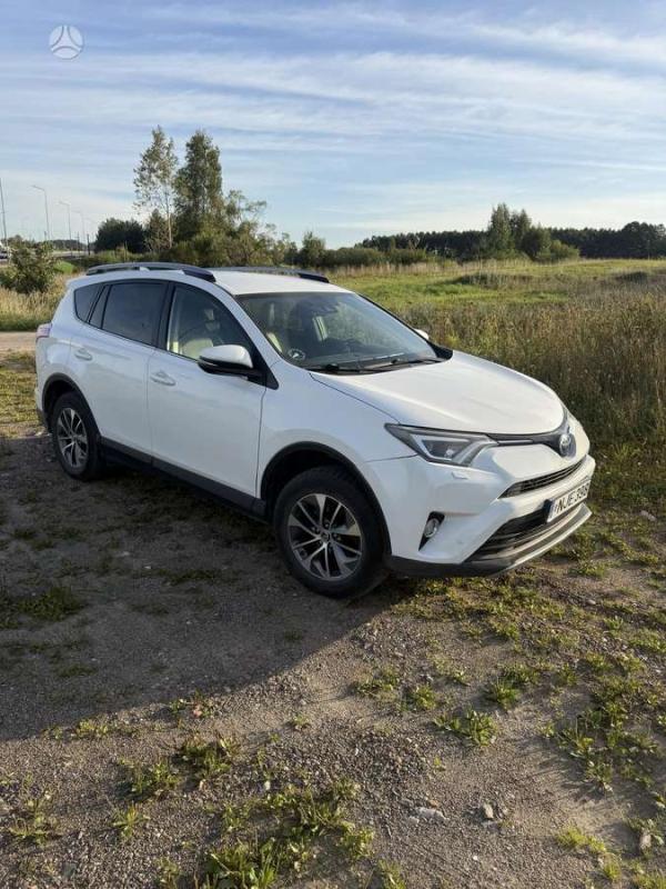 Тойота РАВ 4 2018 в Вильнюс на AUTOMOTO.COM.LV Белый Тойота РАВ 4 2018 в Вильнюс, объемом двигателя 2.50 л и пробегом 230 тыс. км за 12800 €, фото 3 на AUTOMOTO.COM.LV