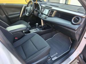 Balts Toyota RAV4 2018 Kauņa, ar dzinēja tilpumu 2.49 L un nobraukumu 153 tūkst. km par 17450 €, foto 7 vietnē AUTOMOTO.COM.LV