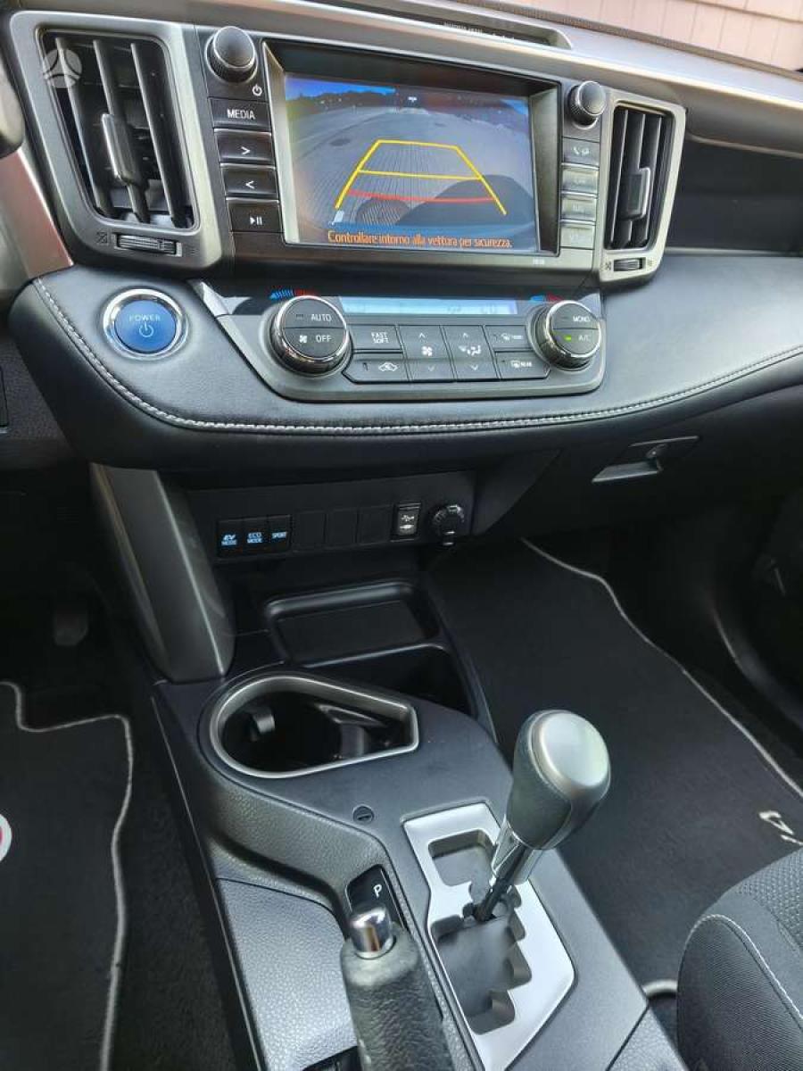 Balts Toyota RAV4 2018 Kauņa, ar dzinēja tilpumu 2.49 L un nobraukumu 153 tūkst. km par 17450 €, foto 10 vietnē AUTOMOTO.COM.LV