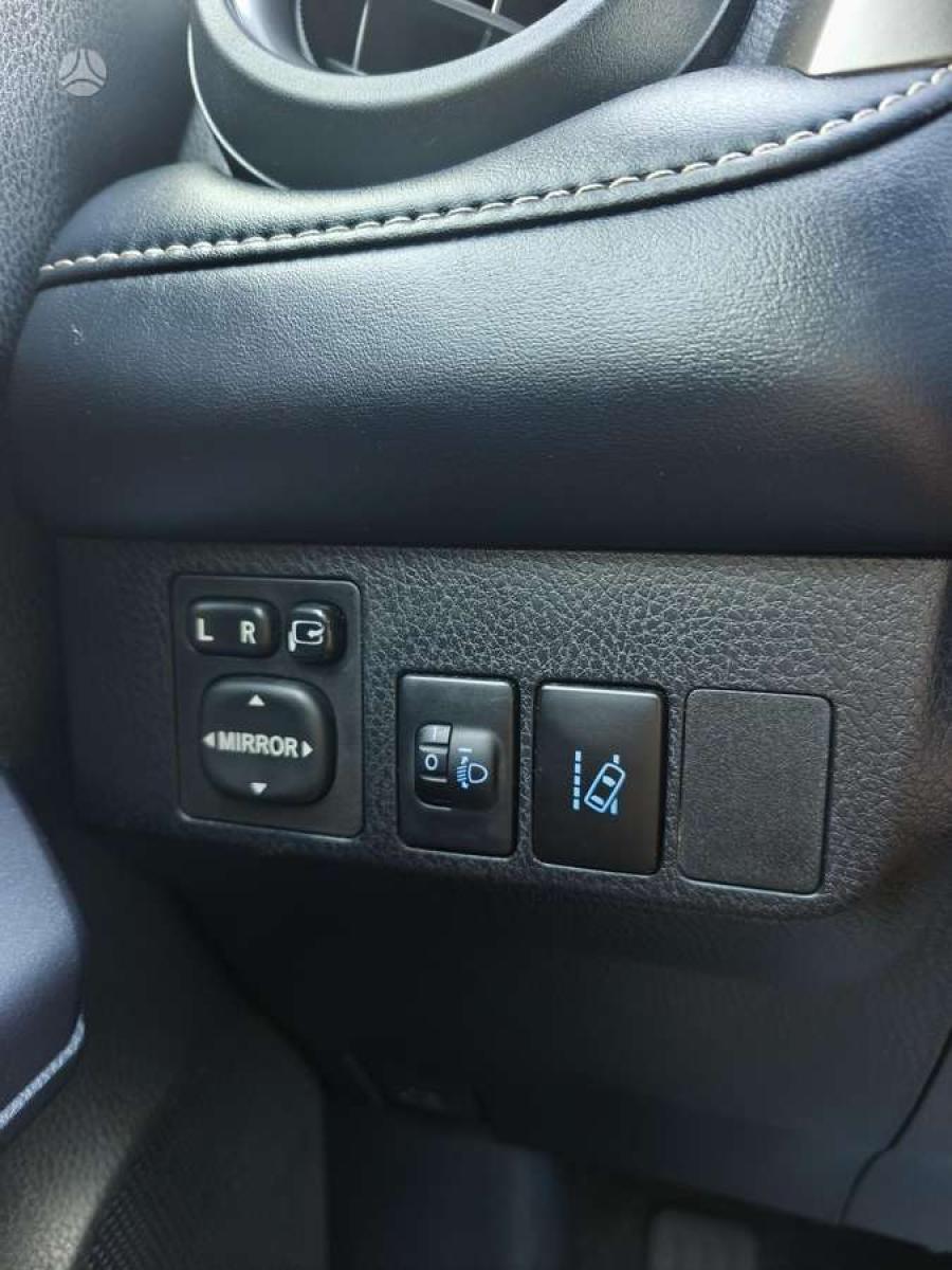 Balts Toyota RAV4 2018 Kauņa, ar dzinēja tilpumu 2.49 L un nobraukumu 153 tūkst. km par 17450 €, foto 11 vietnē AUTOMOTO.COM.LV