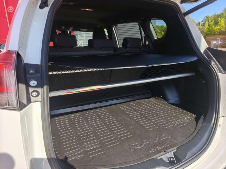 Balts Toyota RAV4 2018 Kauņa, ar dzinēja tilpumu 2.49 L un nobraukumu 153 tūkst. km par 17450 €, foto 13 vietnē AUTOMOTO.COM.LV