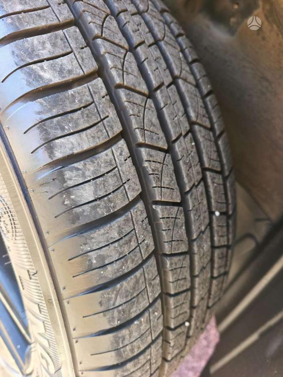 Balts Toyota RAV4 2018 Kauņa, ar dzinēja tilpumu 2.49 L un nobraukumu 153 tūkst. km par 17450 €, foto 15 vietnē AUTOMOTO.COM.LV