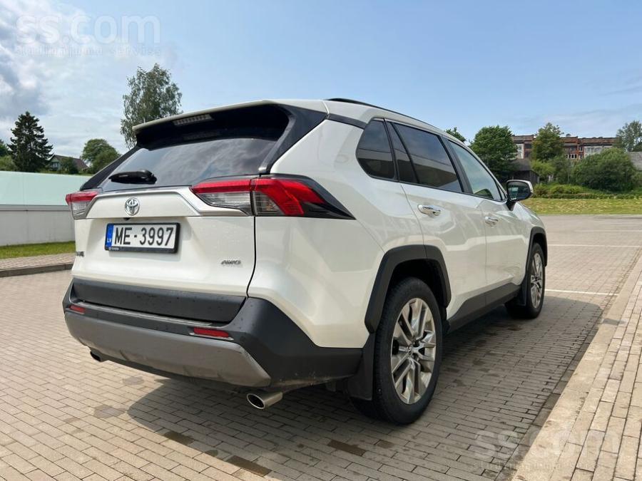Balts Toyota RAV4 2019 Rēzekne, ar dzinēja tilpumu 2.00 L un nobraukumu 98 tūkst. km par 25990 €, foto 4 vietnē AUTOMOTO.COM.LV