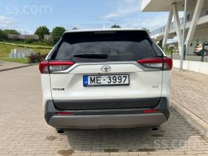 Balts Toyota RAV4 2019 Rēzekne, ar dzinēja tilpumu 2.00 L un nobraukumu 98 tūkst. km par 25990 €, foto 12 vietnē AUTOMOTO.COM.LV