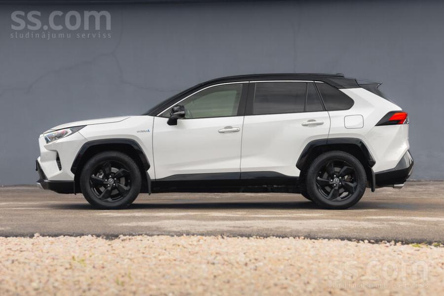 Balts Toyota RAV4 2019 Jelgava, ar dzinēja tilpumu 2.50 L un nobraukumu 126 tūkst. km par 24900 €, foto 2 vietnē AUTOMOTO.COM.LV