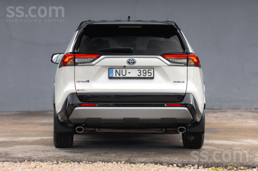 Balts Toyota RAV4 2019 Jelgava, ar dzinēja tilpumu 2.50 L un nobraukumu 126 tūkst. km par 24900 €, foto 4 vietnē AUTOMOTO.COM.LV