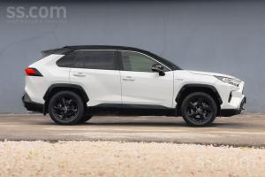 Balts Toyota RAV4 2019 Jelgava, ar dzinēja tilpumu 2.50 L un nobraukumu 126 tūkst. km par 24900 €, foto 5 vietnē AUTOMOTO.COM.LV