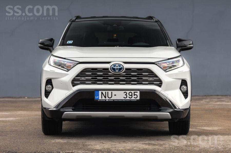 Balts Toyota RAV4 2019 Jelgava, ar dzinēja tilpumu 2.50 L un nobraukumu 126 tūkst. km par 24900 €, foto 7 vietnē AUTOMOTO.COM.LV