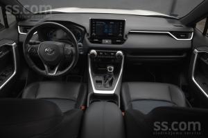 Balts Toyota RAV4 2019 Jelgava, ar dzinēja tilpumu 2.50 L un nobraukumu 126 tūkst. km par 24900 €, foto 9 vietnē AUTOMOTO.COM.LV