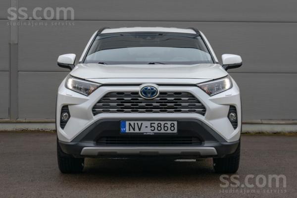 Balts Toyota RAV4 2019 Rīga, ar dzinēja tilpumu 2.50 L un nobraukumu 0 tūkst. km par 21000 €, foto 2 vietnē AUTOMOTO.COM.LV