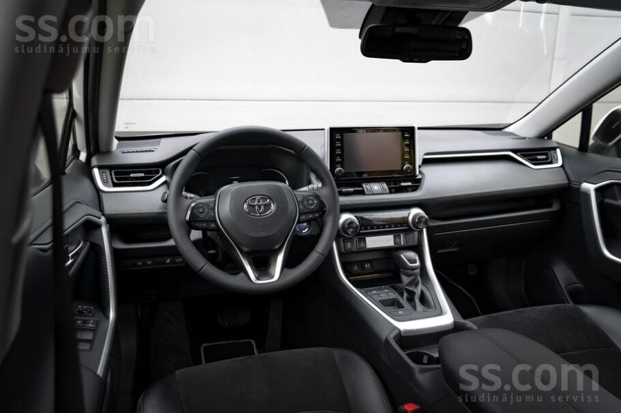 Balts Toyota RAV4 2019 Rīga, ar dzinēja tilpumu 2.50 L un nobraukumu 0 tūkst. km par 21000 €, foto 18 vietnē AUTOMOTO.COM.LV