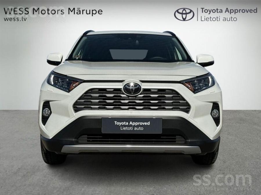 Balts Toyota RAV4 2019 Rīga, ar dzinēja tilpumu 2.50 L un nobraukumu 111 tūkst. km par 24990 €, foto 5 vietnē AUTOMOTO.COM.LV
