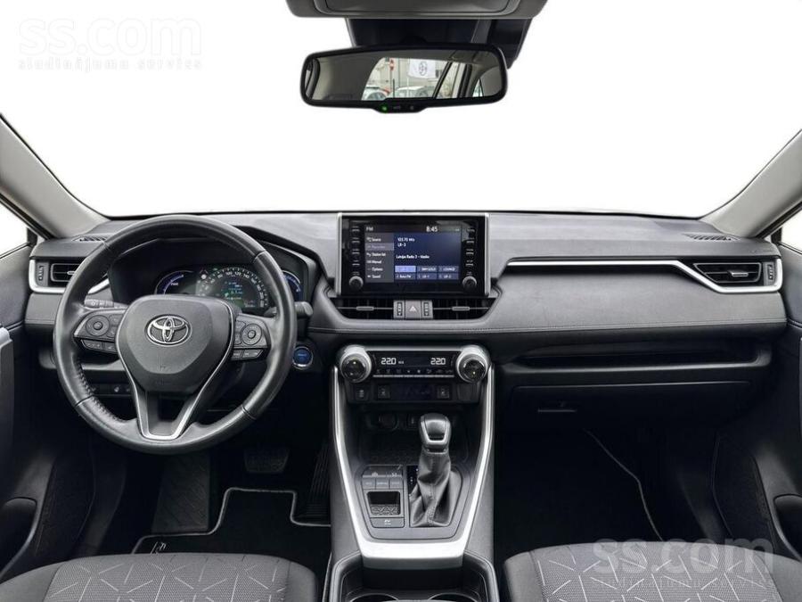 Balts Toyota RAV4 2019 Rīga, ar dzinēja tilpumu 2.50 L un nobraukumu 111 tūkst. km par 24990 €, foto 8 vietnē AUTOMOTO.COM.LV