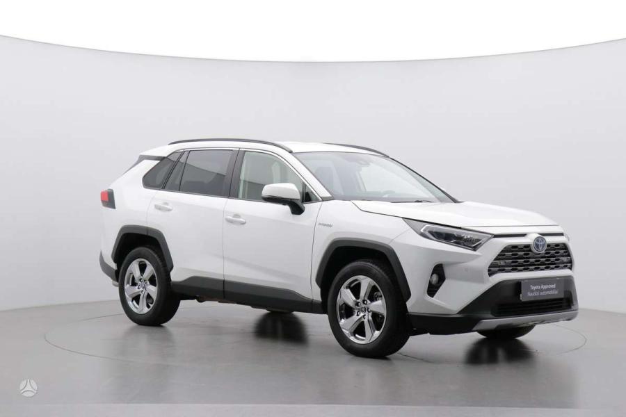 White Toyota RAV4 2019 in Vilnius, with an engine capacity of 2.49 L and mileage of 136 thousand km for 27900 €, photo 18 on AUTOMOTO.COM.LV