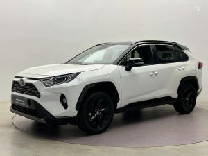White Toyota RAV4 2019 in Panevezys, with an engine capacity of 2.49 L and mileage of 174 thousand km for 25990 €, photo  on AUTOMOTO.COM.LV