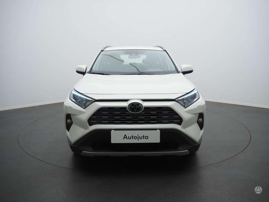 Balts Toyota RAV4 2019 Viļņa, ar dzinēja tilpumu 1.99 L un nobraukumu 96 tūkst. km par 20100 €, foto 2 vietnē AUTOMOTO.COM.LV