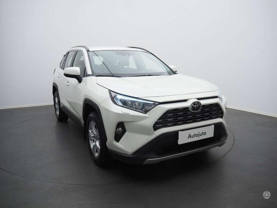 Balts Toyota RAV4 2019 Viļņa, ar dzinēja tilpumu 1.99 L un nobraukumu 96 tūkst. km par 20100 €, foto 3 vietnē AUTOMOTO.COM.LV