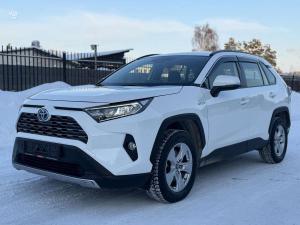 White Toyota RAV4 2019 in Vilnius, with an engine capacity of 2.49 L and mileage of 389 thousand km for 17500 €, photo  on AUTOMOTO.COM.LV