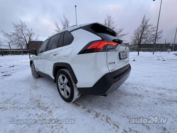 Balts Toyota RAV4 2019 Tallina, ar dzinēja tilpumu 2.00 L un nobraukumu 85 tūkst. km par 25900 €, foto 3 vietnē AUTOMOTO.COM.LV