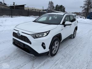 Balts Toyota RAV4 2019 Viļņa, ar dzinēja tilpumu 2.50 L un nobraukumu 389 tūkst. km par 17850 €, foto  vietnē AUTOMOTO.COM.LV