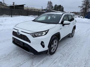 White Toyota RAV4 2019 in Vilnius, with an engine capacity of 2.49 L and mileage of 389 thousand km for 17850 €, photo  on AUTOMOTO.COM.LV