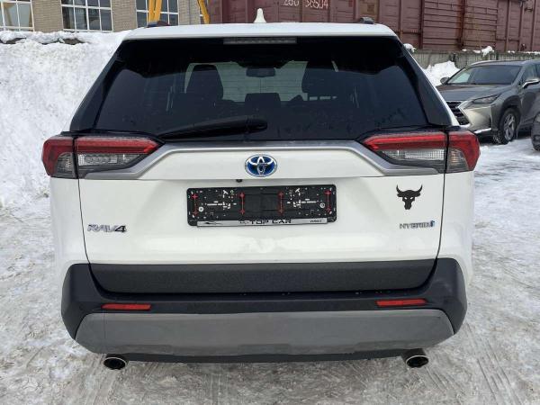 White Toyota RAV4 2019 in Vilnius, with an engine capacity of 2.49 L and mileage of 197 thousand km for 20200 €, photo 10 on AUTOMOTO.COM.LV